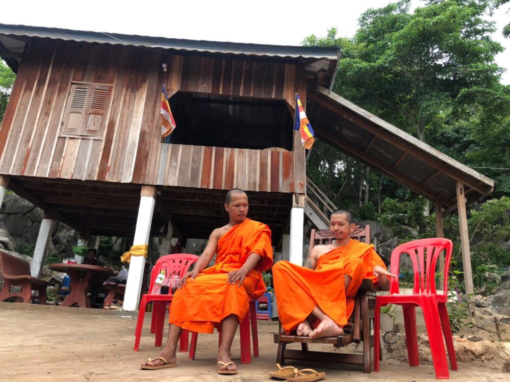 មិនខ្លាចបាបបុណ្យ.! គណនីហ្វេសប៊ុកមួយដាក់ចំៗទៅកាន់ព្រះតេជព្រះគុណ ដេវីត ៖ « Fan G-devit សម្បូរ ...
